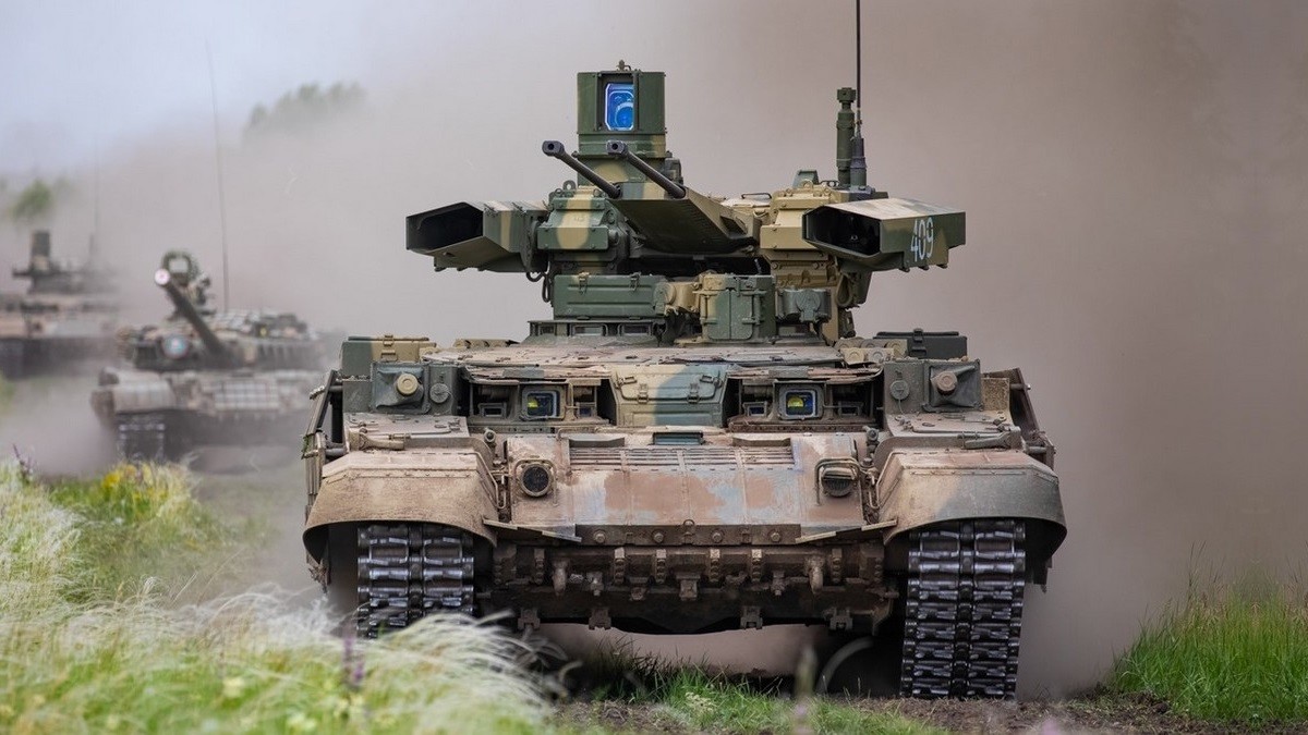 Video: ruský Terminator i tank, který ho odtahoval, odolal smršti dronů