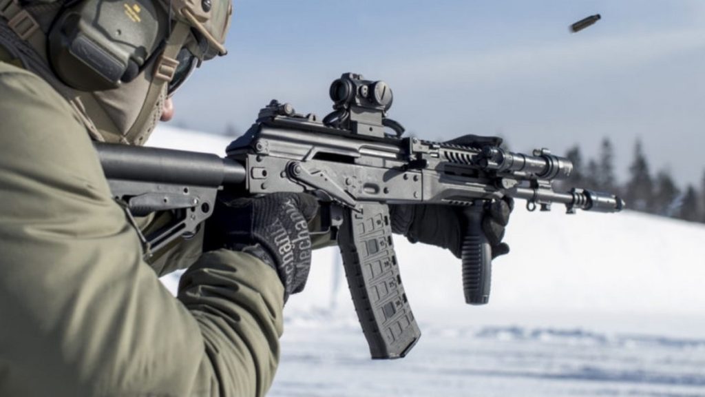Kalašnikov upravil pušku AK-12, už se nemá zasekávat při boji