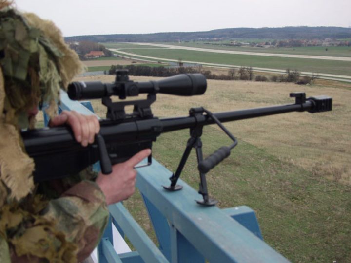 Česká odstřelovačská puška Falcon je unikátem a pronikne i pancířem