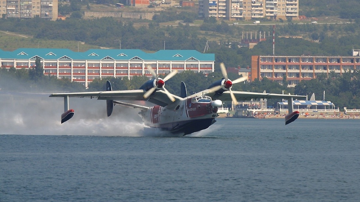 Prehistorický ruský létající člun Beriev Be-12 Čajka je opět ve služvě