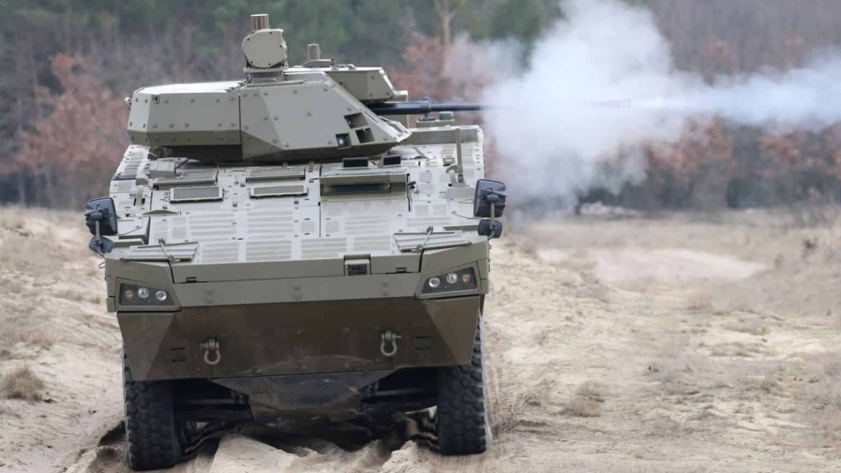 Slovensko již má první bojová vozidla BOV 8x8, chce jich mít 500