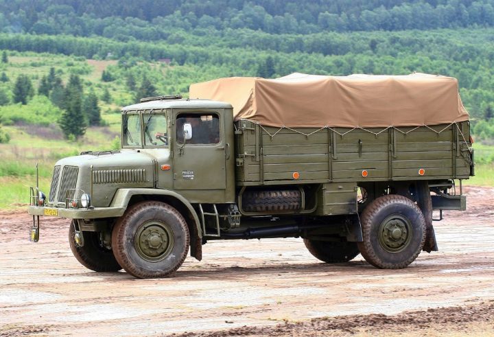 Tatra 128 měla dobývat nejnáročnější terén, jenže soudruzi při jejím ...
