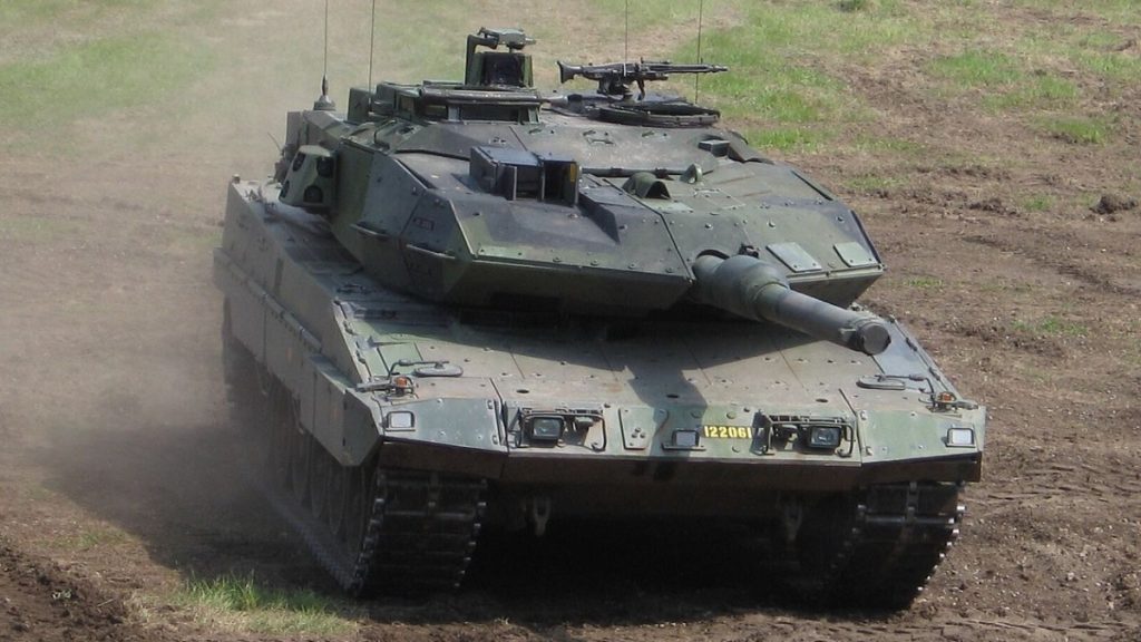 Švédský tank Strv 122 je hrozbou pro ruské tanky T-72B3M a T-80BVM