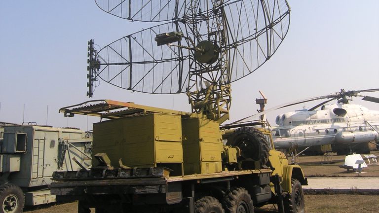 Video: Rusové si neohlídali životně důležitý radar. Stačila jedna rána