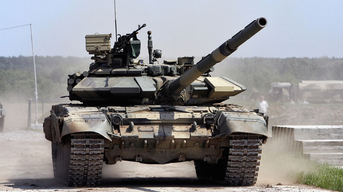 Video: Ukrajinec zevnitř natočil a popsal ukořistěný ruský tank T-90S