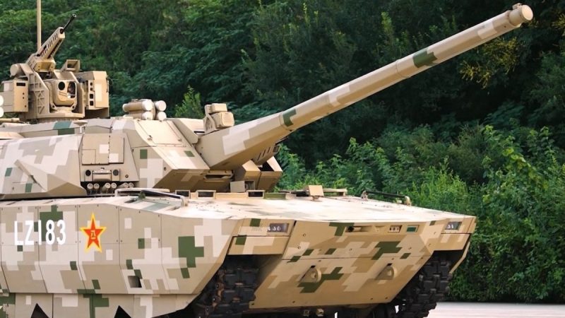 Čínský Type 100 má 40 tun, dva drony a pouze dvoučlennou osádku